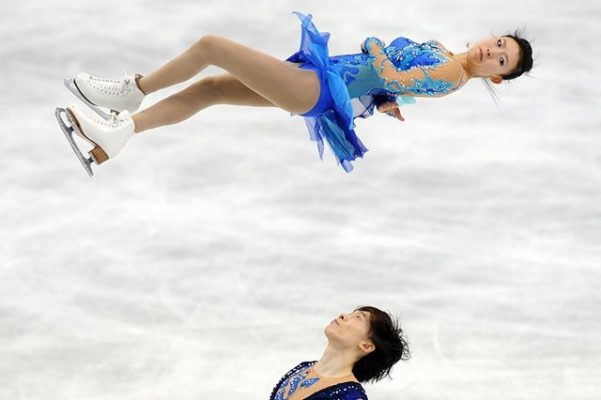 Gleeful Glides: A Collection of Hilarious Figure Skating Photos - Inpic.net