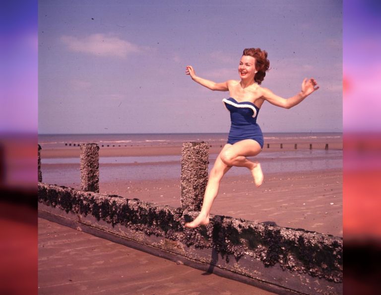 Beachside Nostalgia: Captivating Retro Beach Photos - Page 6 of 30 ...